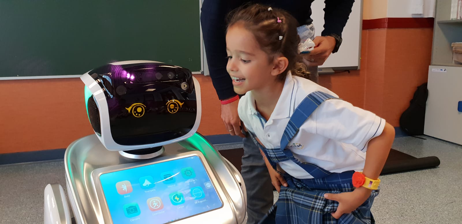 Robot teachers: will they compete or cooperate? - Cognita Schools